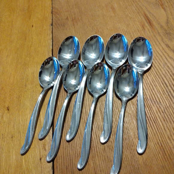 International Silver | Dining | 8 International Silver Flatware Spoons ...